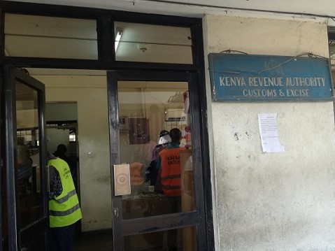 unidad a cargo customs enforcement office kra gate 18 20